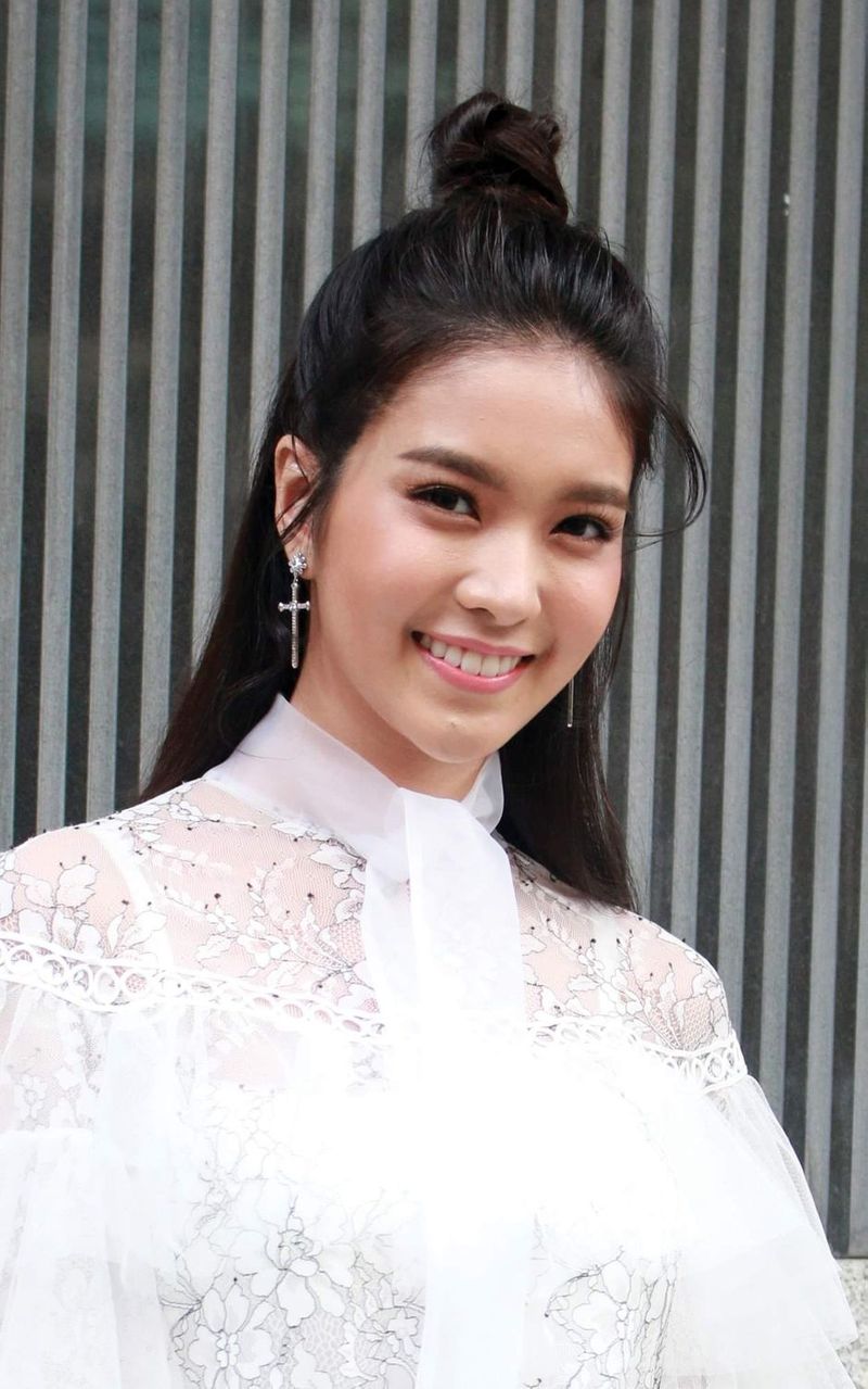 [MAYA CHANNEL] นางเอกเจนฯใหม่ สไตล์ “บอย-ถกลเกียรติ” ช่วงนี้หากเปิดหน้า ...