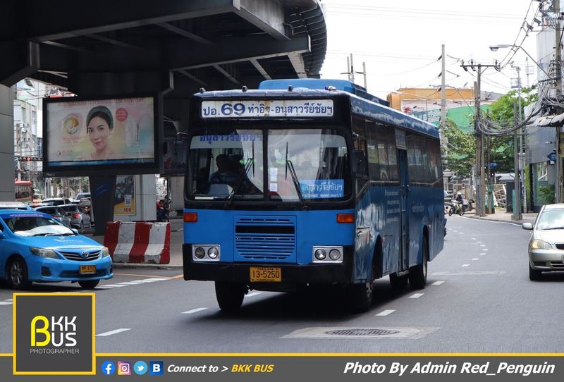 [BKK Bus Photographer] ฟ้าคันเก่ากำลังจะจากไป แทนที่ด้วยฟ้าคันใหม่เข้า ...