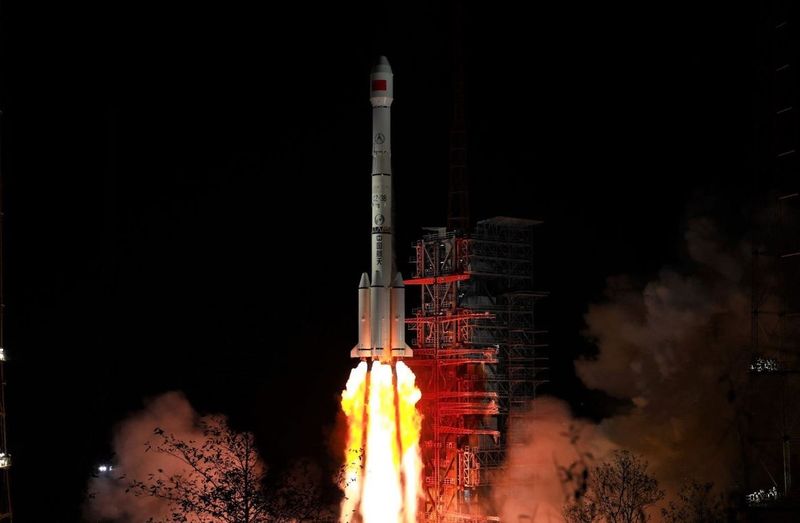 [Antfield] โปรดระวัง จรวดจะตกใส่หัว!! 🚀😱 เมื่อชิ้นส่วนจรวด Long March ...