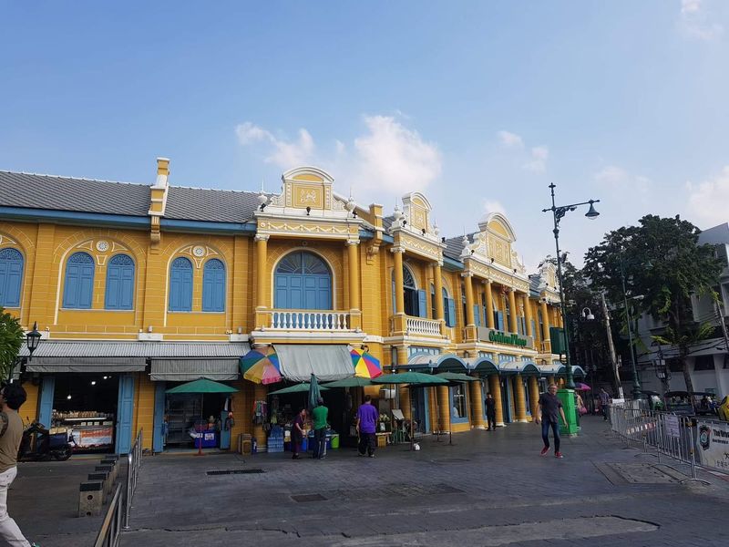 [จะเล่าอะไรให้ฟัง🍁] Golden place สาขาท่าช้าง นอกจากจะสวยงามด้วย ...