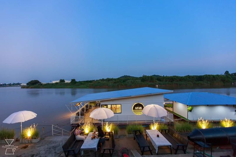 [เที่ยวแหลกแดกกาแฟ] NAVA Cafe & Restaurant [ นครสวรรค์ ] คาเฟ่ลอยน้ำที่ ...