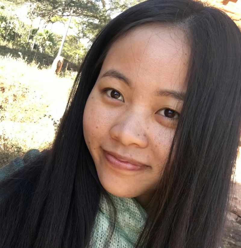 [Ying Mork Hom] Let's smile to the world.