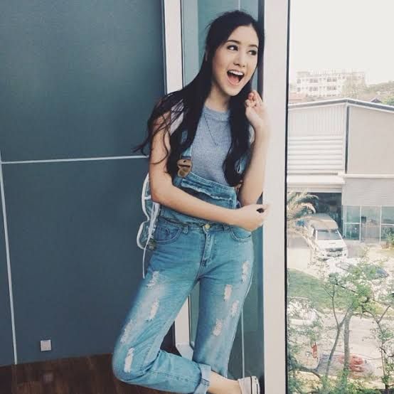 [Yoniso] .ใส่สีอะไรก็ได้ หากจิตใจดี " เนกขัมมะ " แปลว่าการออกบวช