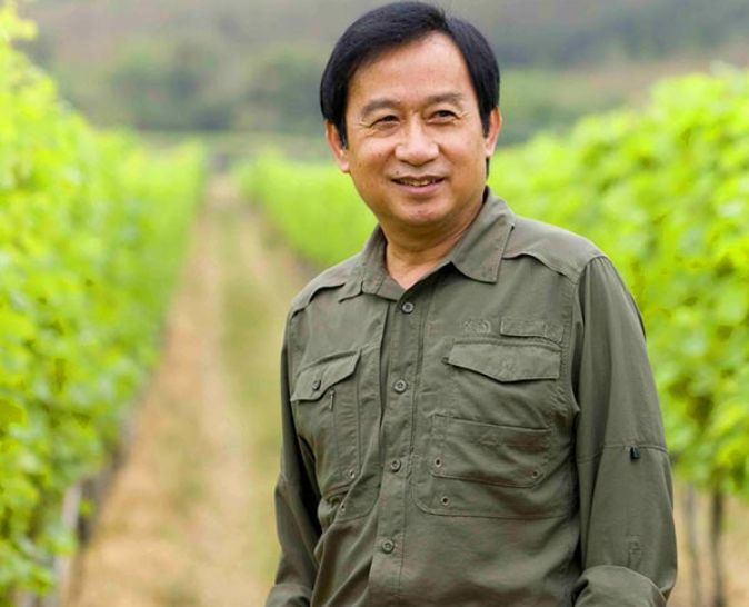 [Tinnakorn C.] "เฉลิม-วรยุทธ" ไม่ได้ถือหุ้นใน TCP แต่ก็เป็นคนสำคัญในตระกูล "อยู่วิทยา" ตระกูล ...