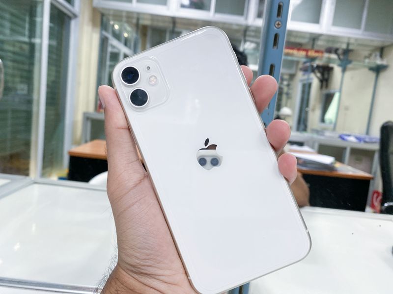 [BOT] #รีวิว iPhone 11 สเปคหนักๆราคาเบาๆ Apple วางขาย iPhone 11, iPhone ...