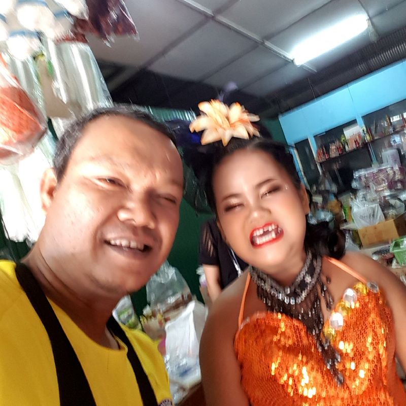 [supat khiewlee] สวัสดีครับ