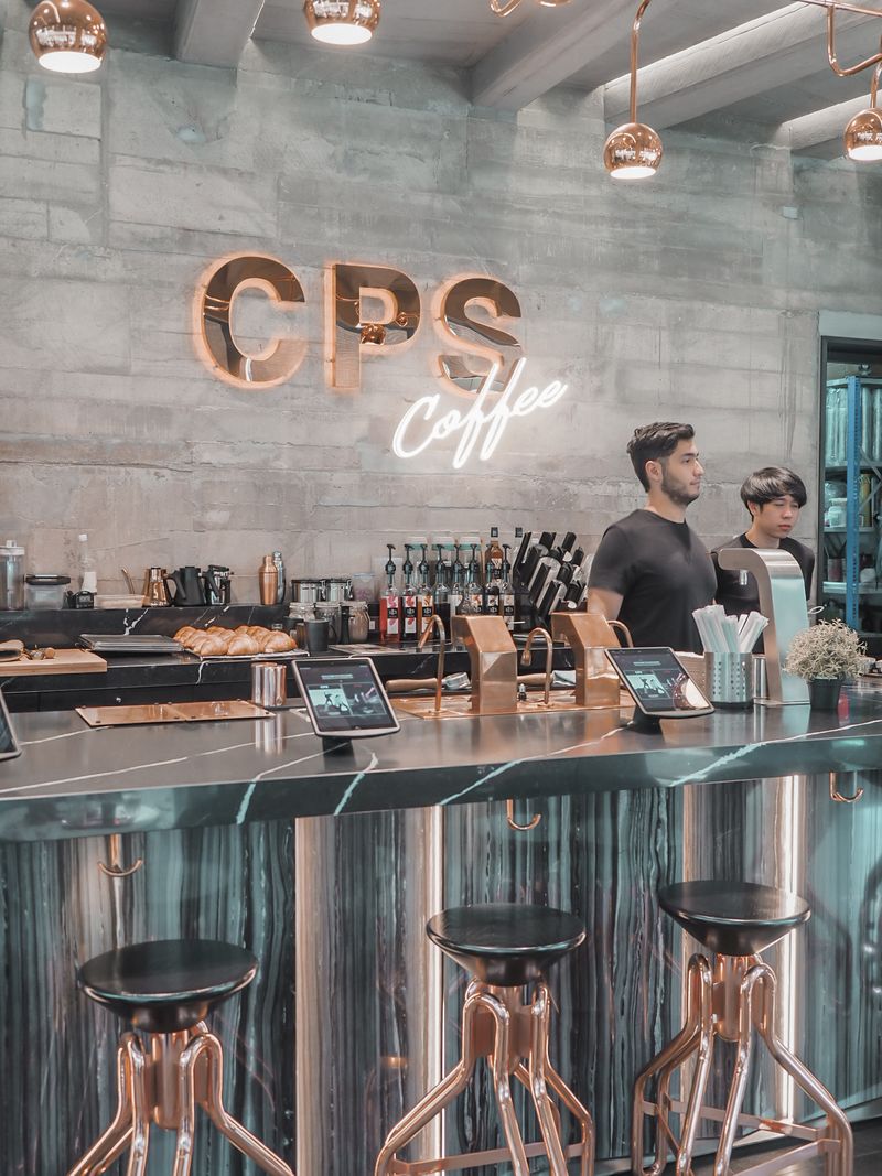 [รถไฟฟ้าพาไปกิน] CPS Coffee ☕ #BTSอโศก 🎈คาเฟ่สไตล์ open bar ย่านอโศก ...