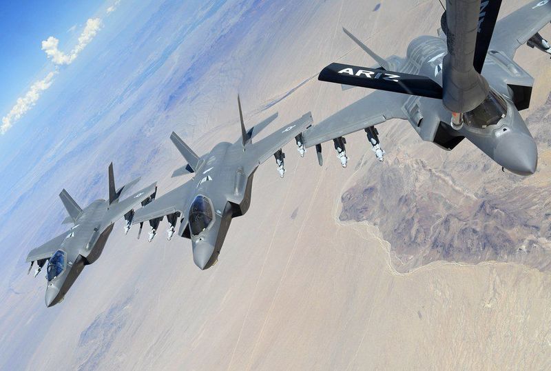 [ปฐมพงษ์ โพธิ์ประสิทธินันท์] บรรษัทอุตสาหกรรมผลิตอาวุธ (Military ...