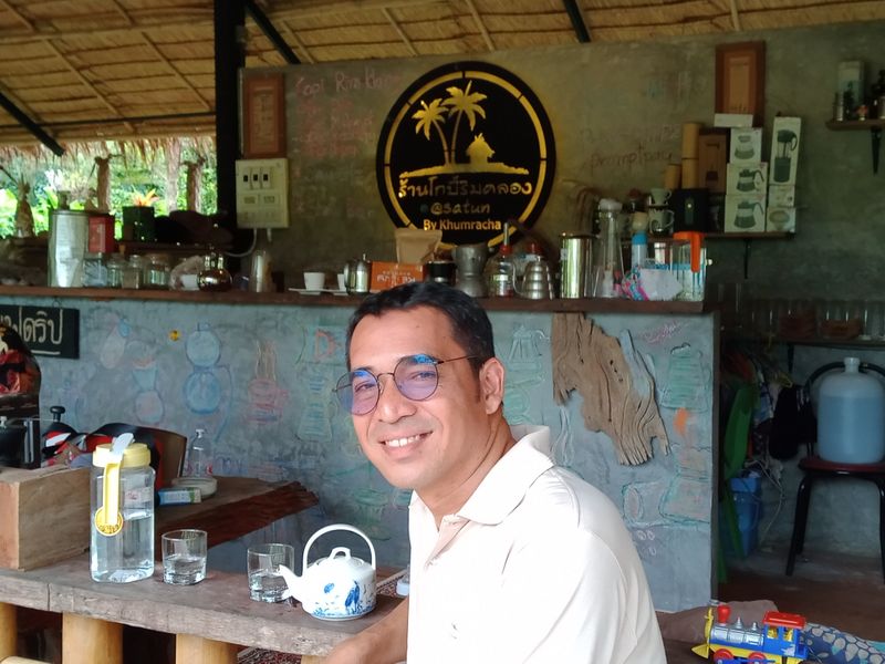 [suchat@2531] บรรยากาสสุดสบายเงียบสงบ