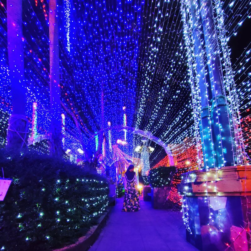 [Alisa] ณ จ.ตรัง.... สวัสดี....เราขอแนะนำตัวบ้างนะคะ เราชื่อ อลิษา อายุ ...