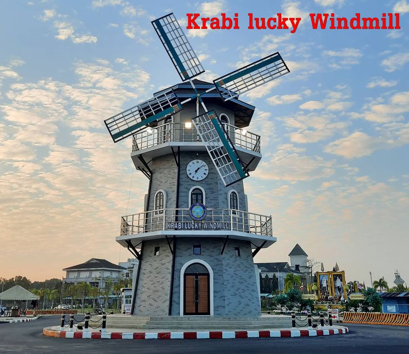 [ใครรู้บ้าง ?] Krabi lucky Windmill (กังหันโชคดี) ประติมากรรมนี้เป็น ...