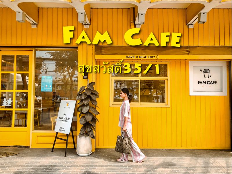 [เชิญดู หนูดี] 🌼Fam Cafe💛 💛คาเฟ่สีเหลืองสไตล์คิ้วๆ คุมโทนสีเหลือง 🌼