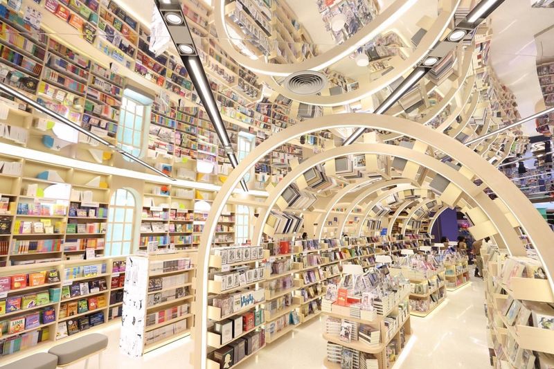 [From READER to LEADER] ร้านหนังสือสวยๆๆ B2S Think Space เซ็นทรัลชิดลม ...