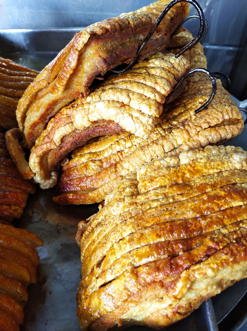 [Tong-Ake IMAGE] หมูกรอบ..