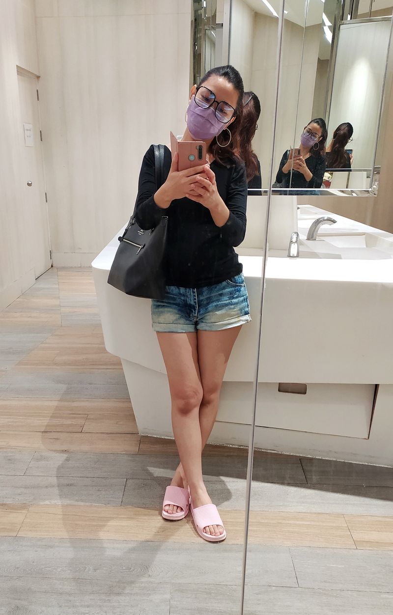 [Nan C. Channel] อากาศร้อนแบบนี้ อยู่บ้านเปิดแอร์ก็เปลืองค่าไฟ มาเดิน ...