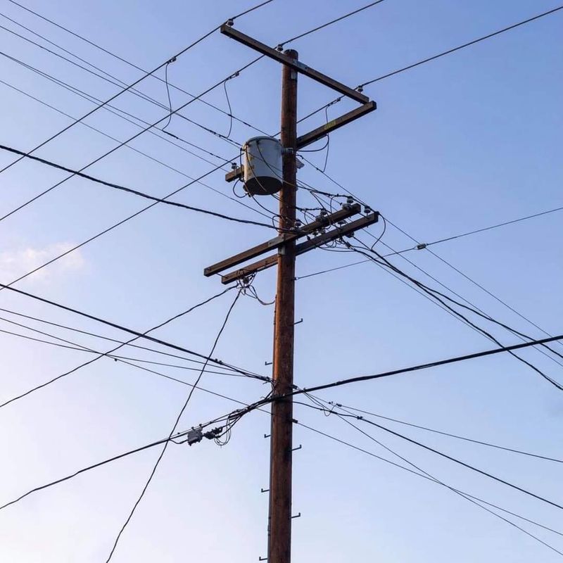 [Art enthusiast] เปลี่ยนภาพเสาไฟธรรมดา กลายเป็นภาพวาดศิลปะสุดสร้างสรรค์ ...