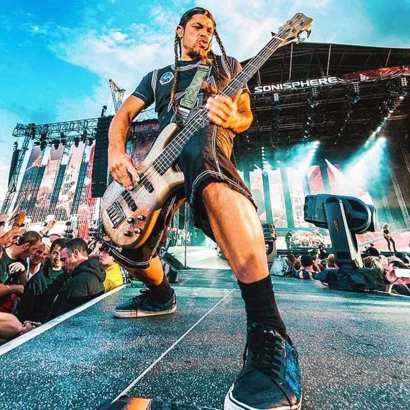 [กูรู้] ...บุคคลผู้ทรงพลังแห่งหลายปี Rob. Trujillo บุรุษผู้ดึงสายลวดให้ ...