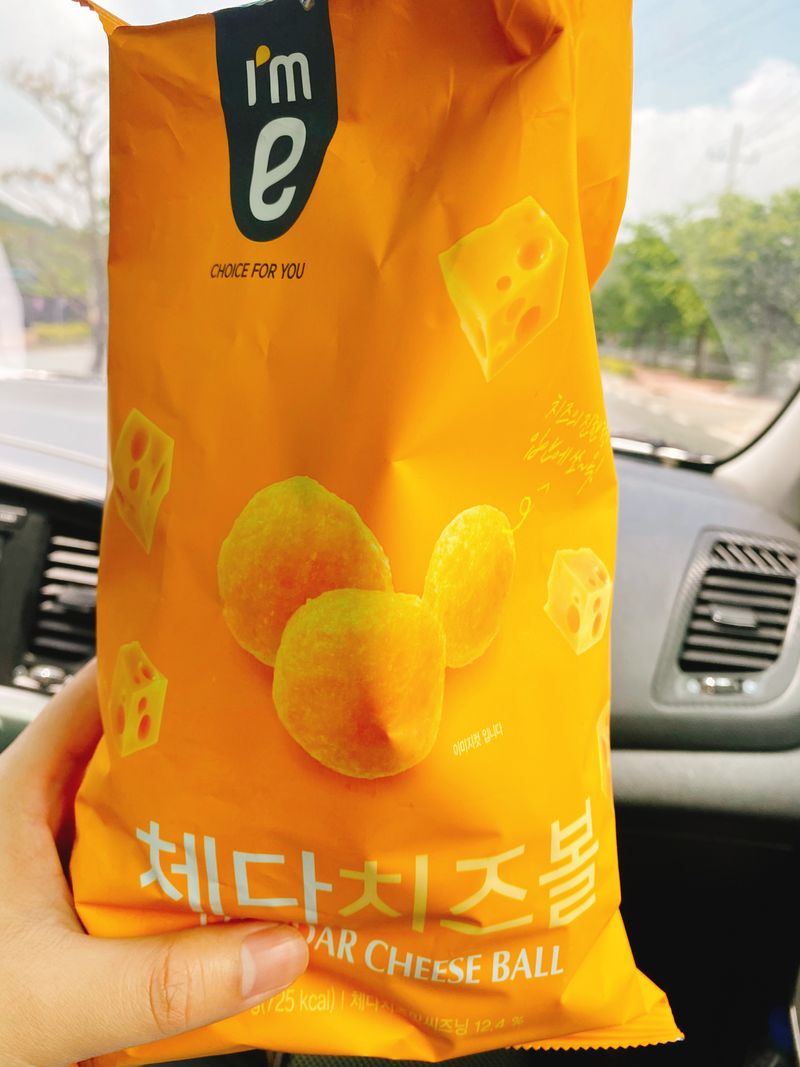 [Koreaเกาหลีเกาใจ] ขนมที่ชอบสุดตอนนี้ cheese ball รสชีสที่เค็มๆมันมัน ...