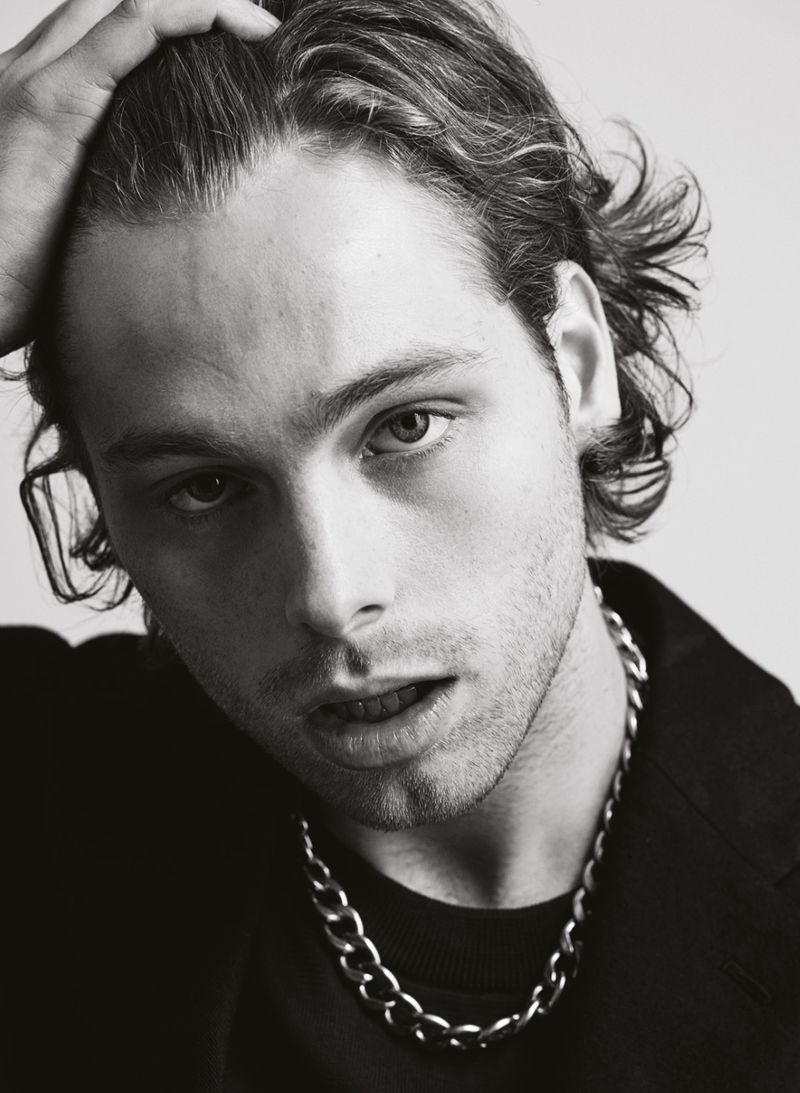 [CELEBRITY] มาพูดถึงนักร้องหนุ่มสายป้อปร็อคกันดีกว่า Luke Robert ...