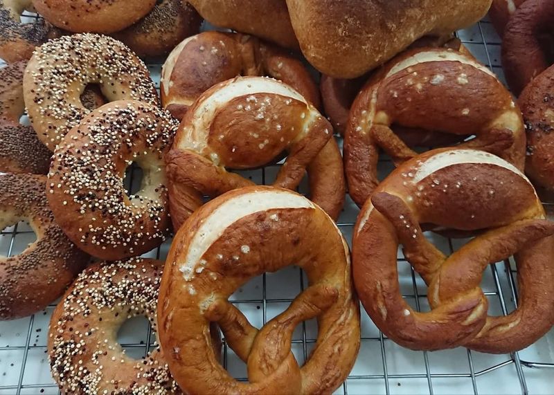 [Bread Books Bike & Beer] pretzel bread เล่าให้ฟัง วันจันทร์.-