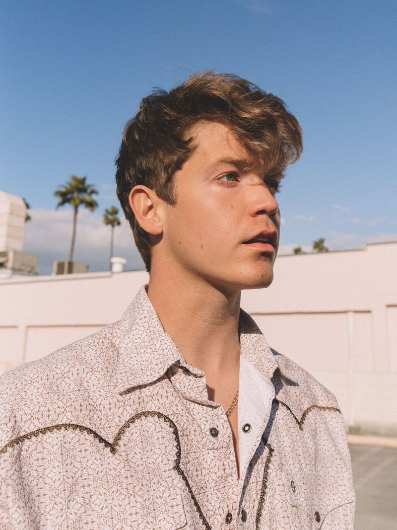 [CELEBRITY] ถ้าพูดถึงช่วงเวลานี้ คงต้องพูดถึงนักร้องหนุ่มคนนี้ว่าปัง ...