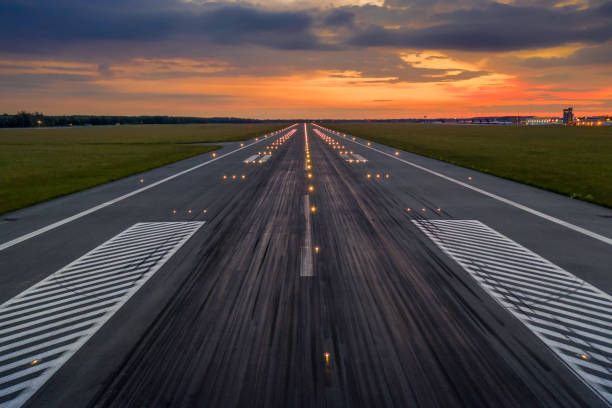 [aircraft teens] มาในเรื่องของRun way⛔🚫📛 รู้ไหมว่าทำไมเวลาเครื่องบินลง ...