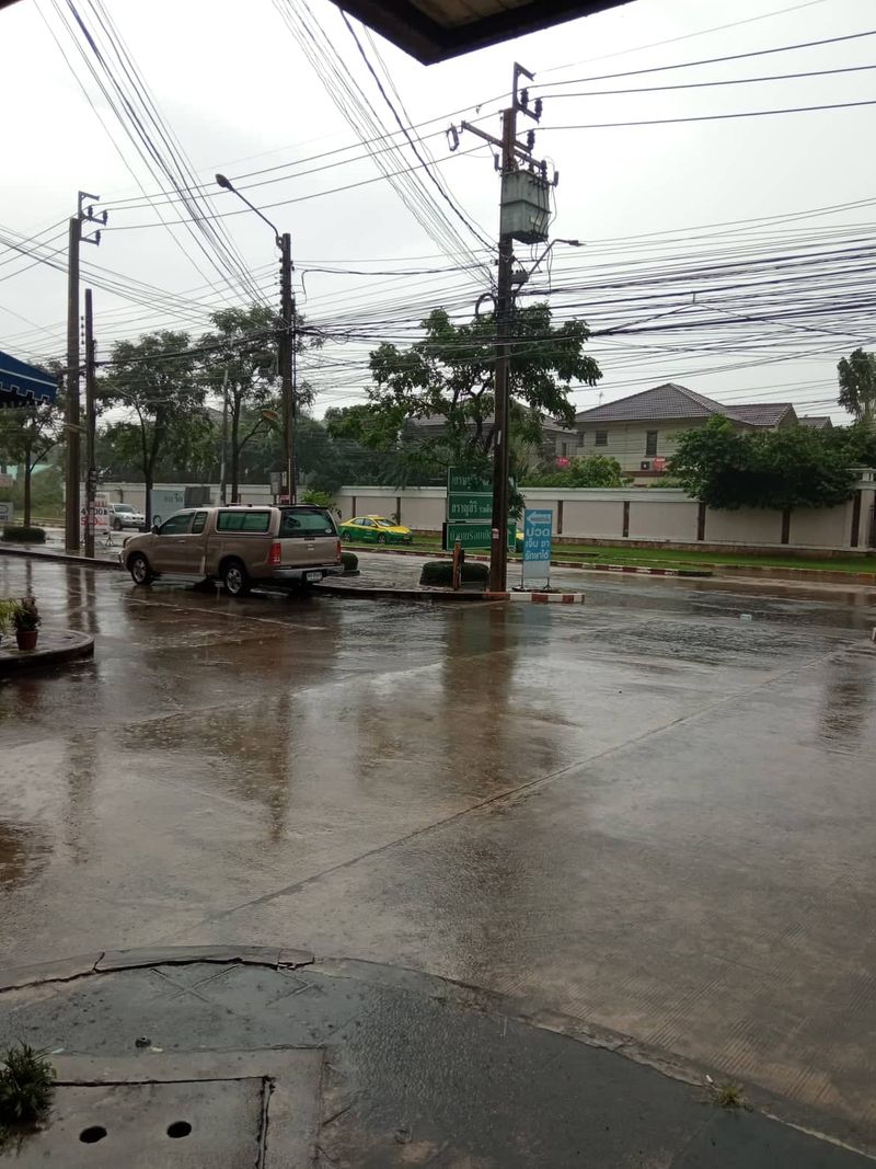 [22D] "เธอมาเมื่อเวลาฉันจะไป" เธอมาได้ตรงเวลามากเหมือนว่าจะยังไม่อยาก ...