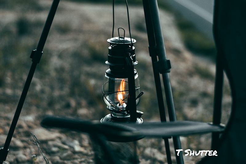 [T Shutter] แสงตะเกียงในความมืด ทุกวันนี้ ที่เรามีไฟฟ้าใช้ มันเป็นความ ...