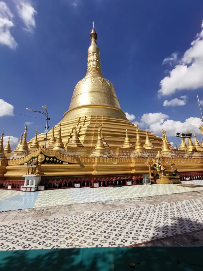[Look Myanmar] เก็บตกภาพพระธาตุมุเตาให้ทุกคนได้ขอพรกันขอให้สมหวังตามที่ขอทุกประการนะ