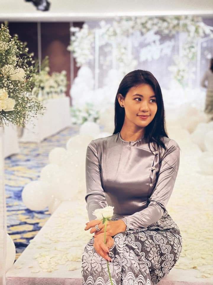 [Look Myanmar] คืนนี้ขอแนะนำสาวน้อย Phyo May น่ารักแบบผิวสีแบบนี้ถูกใจกันไหมครับ