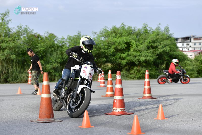 [Boy RC Club] พรุ่งนี้วันอาทิตย์ที่ 5ธค 2021 เรามีนัดฝึกขับขี่ปลอดภัย ...