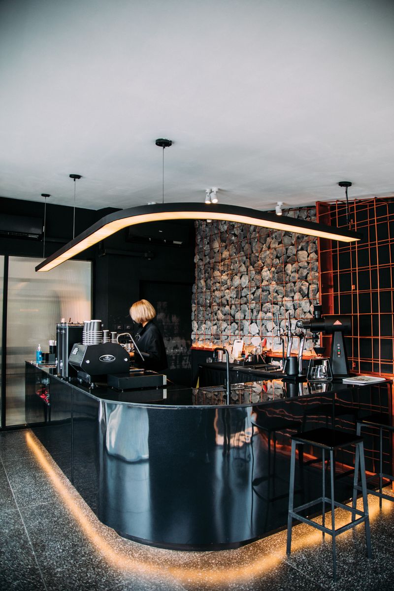 [I am Coffee Traveler] - SEVEN • SLASH • TWO - คาเฟที่ดัดแปลงมาจากโฮส ...