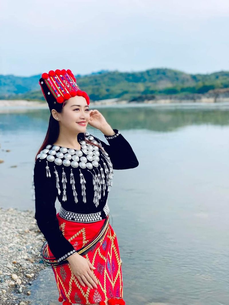 [Look Myanmar] คืนนี้ขอจัดสาวคะฉิ่นมาให้ชมกัน นางแบบ : Thiri Shinn Thant