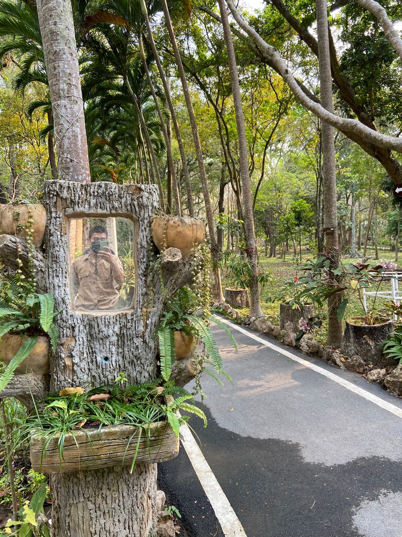 [John nathan] กระจกวิเศษจงบอกข้าเถิด👀😅🪞 #ใครหล่อเท่สุดในปฐพี😎 แฮ่ร🤪😅 ...