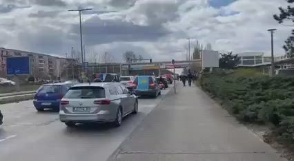 [เบื่อเมือง] ชาวเยอรมันรวมตัวกันจัดขบวนรถยนต์มากกว่า 5,000 คันพร้อมโบก ...