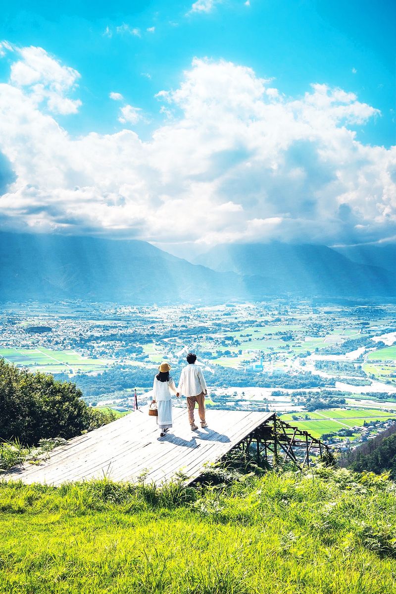 [Issa] The day I was impressed by the curtain of light.🦋💙