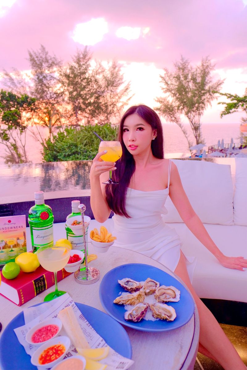 [CRAZY HEEJIN 💕] ดื่มด่ำบรรยากาศสุดโรแมนติก 🥂💕 กับวิวพระอาทิตย์ตกดินที่ 𝗣𝘂𝗹𝗹𝗺𝗮𝗻 𝗣𝗵𝘂𝗸𝗲𝘁 𝗔𝗰𝗮𝗱𝗶𝗮 ...