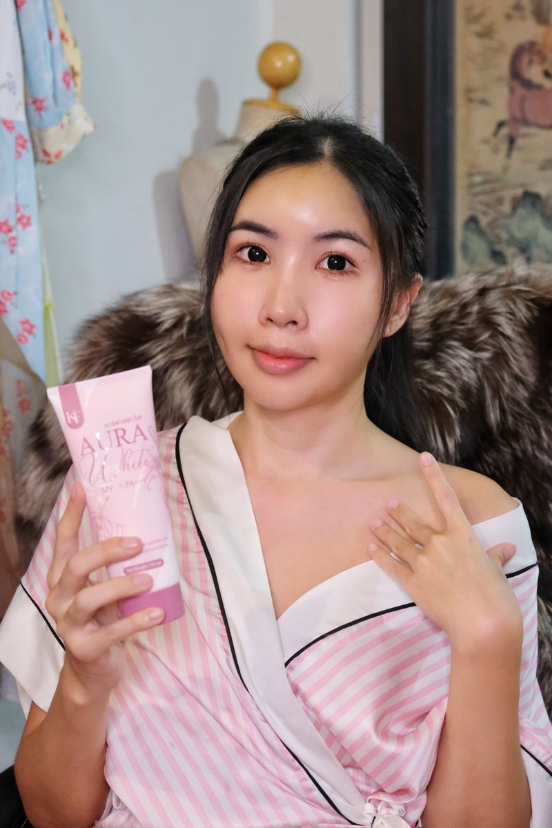 [CRAZY HEEJIN 💕] 👧🏻💖 𝗞𝗙 𝗔𝘂𝗿𝗮 𝗪𝗵𝗶𝘁𝗲 คือ ครีมบำรุงผิว 🧴💕 ที่ไม่ได้แค่ช่วยปรับให้ผิวขาวตั้งแต่ครั้ง ...