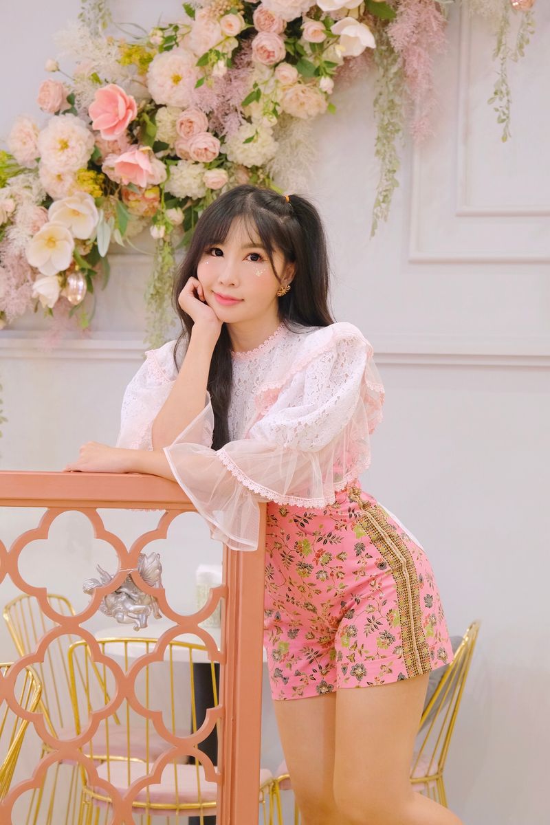 [CRAZY HEEJIN 💕] 👧🏻 วันนี้ #หนูฮีจิน คิดถึงเมนูโปรด โค่ดอร่อย “โรตี+ซอสชาไทย+ไอศครีมวนิลา” 😋🍽 ...