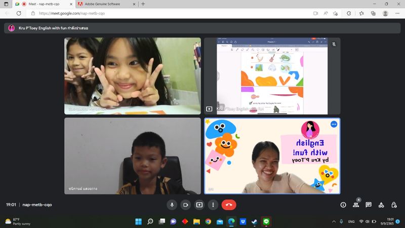 [A bit English with Kru P’Toey] “คลาสออนไลน์ไม่เหมาะกับเด็กเล็กหรอก” “คลาสออนไลน์คงเรียนแล้วน่า ...