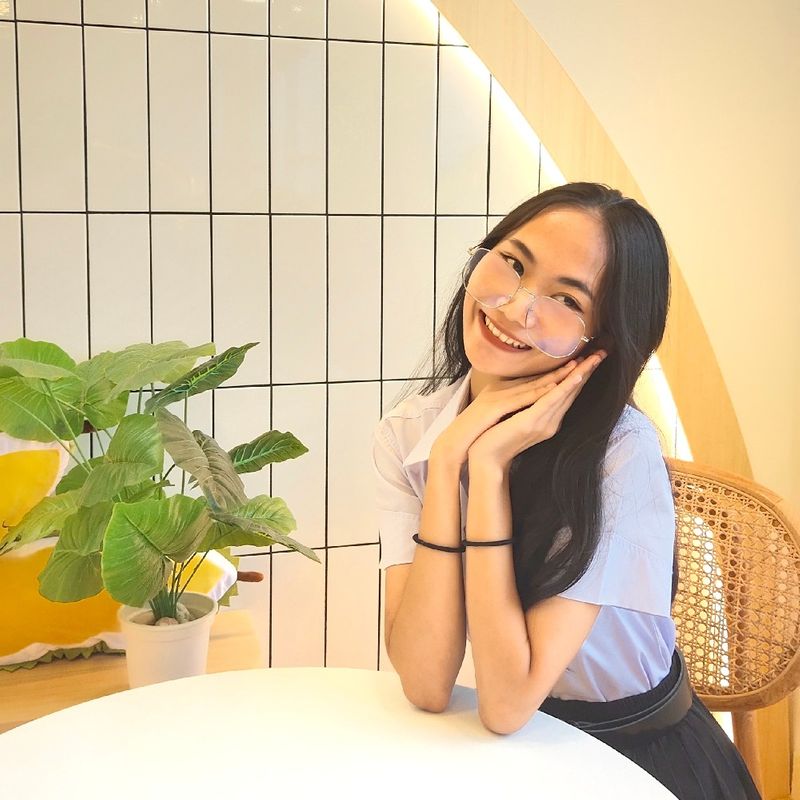 [Natchaya] ไม่มีการวางแผนอนาคต ใช้ชีวิตไปวันๆ ขี้เกียจ ไร้เหตุผล ไม่เห็นหัวคนอื่น