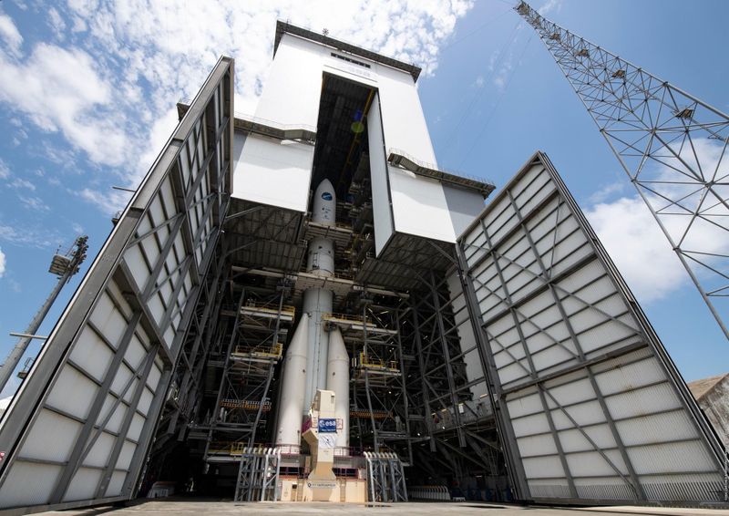 [Spaceth.co] Arianespace และ ESA โชว์จรวด Ariane 6 ที่ประกอบเสร็จเป็น ...