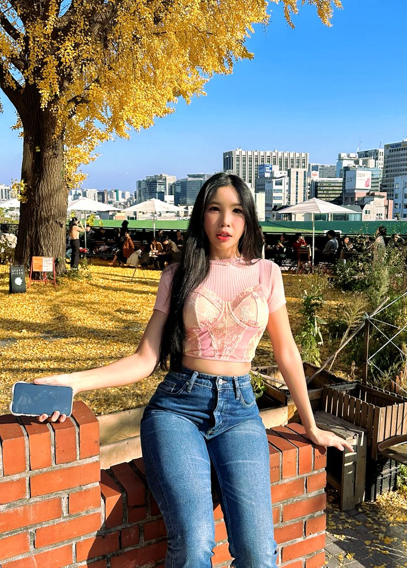 [CRAZY HEEJIN 💕] 💕👧🏻 อีกหนึ่งไฮไลท์ช่วง 𝗔𝘂𝘁𝘂𝗺𝗻-𝗪𝗶𝗻𝘁𝗲𝗿 🍂 ของ 𝗦𝗲𝗼𝘂𝗹 🇰🇷 ️ คือ “ ใบไม้เปลี่ยนสี ...