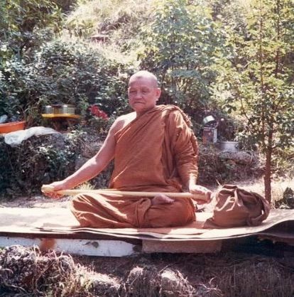 [Supattra P.] หยุดชั่วมันก็ดี คนเราบางคน บางทีก็อยากจะเอาบุญ เช่น ผ้า ...