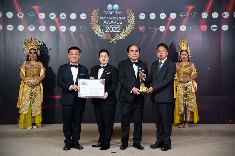 [Dr. Sopon Pornchokchai] โครงการ Mercedes-Benz Experience Center รับรางวัล FIABCI-Thai Award ...