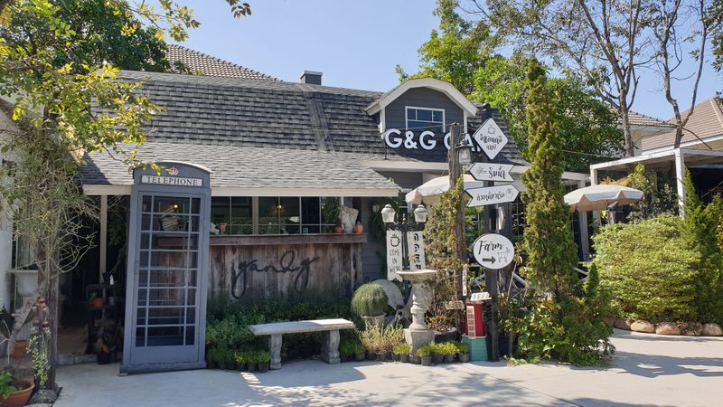 [คนเดินทาง : Memorable travel] หนีร้อนเที่ยวคาเฟ่ สไตล์วินเทจ🥤 G&G Cafe ...
