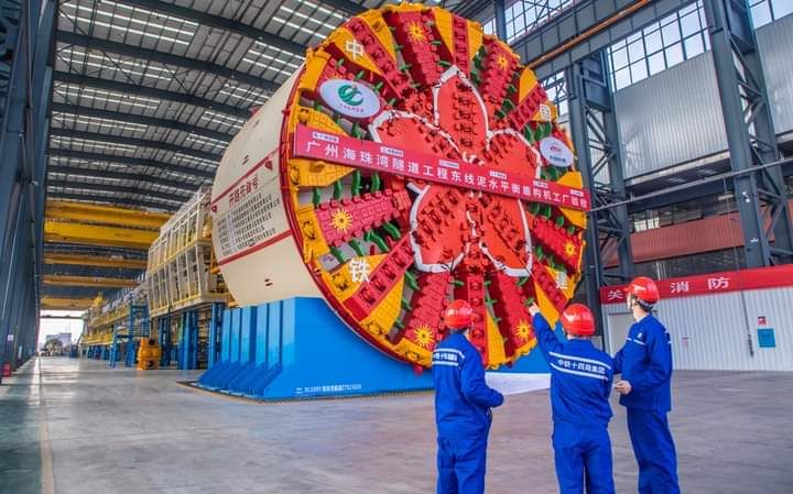 [วาสนา was] A super-large-diameter slurry-balanced shield machine ...