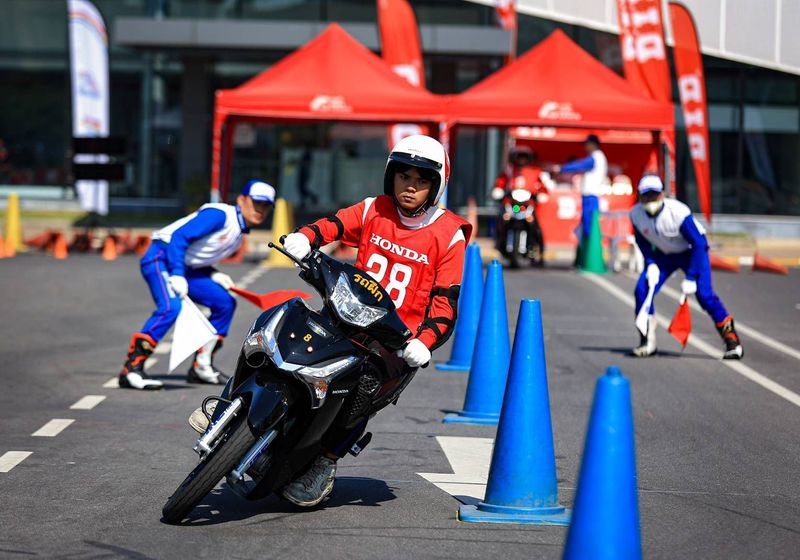 [Motor World Thailand] “ไทยฮอนด้า” จับมือ “สอศ.”จัดแข่งทักษะขับขี่ปลอดภัย https://www ...
