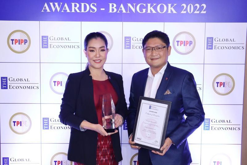 [CHANGE into Magazine ______ Sutthikhun Kongthong] ซมโปะ ประกันภัย คว้ารางวัลใหญ่ จากเวทีระดับ ...