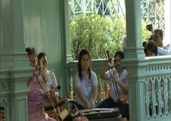 [Everythinghobby] สมเด็จพระกนิษฐาธิราชเจ้าฯ ทรงดนตรีเพลงเขมรไทรโยค ณ วังท่าพระ มหาวิทยาลัย ...